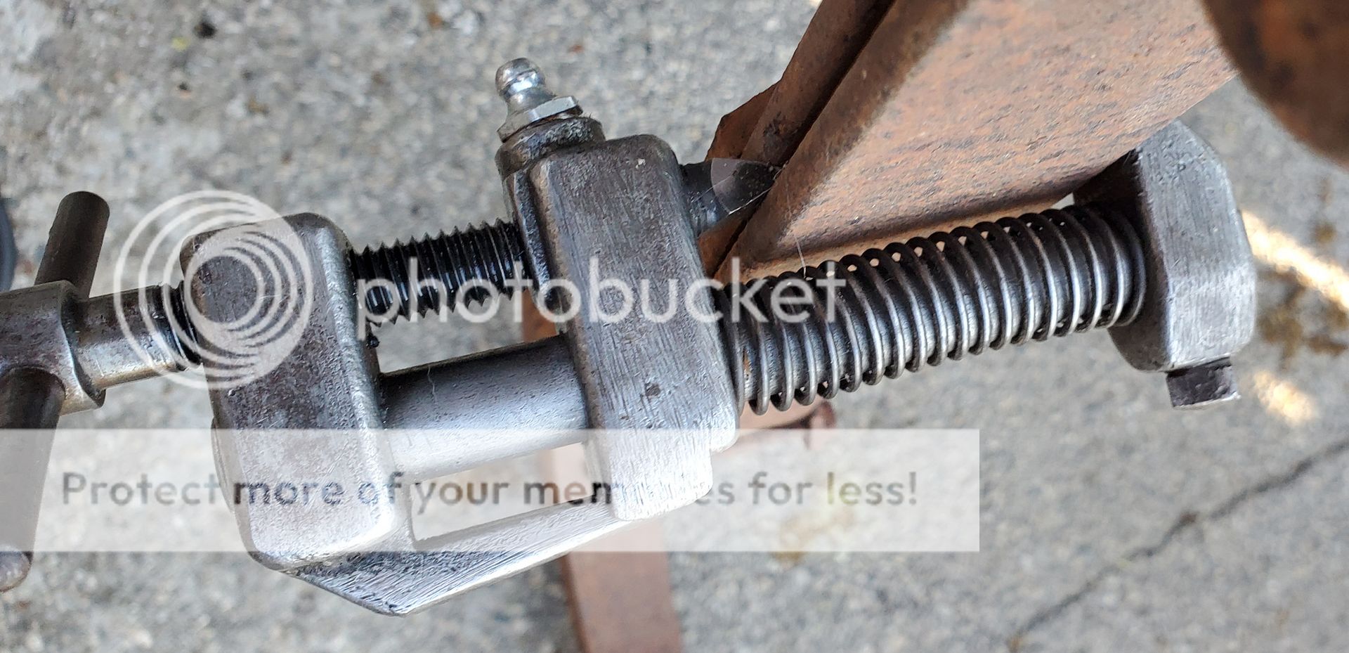 Good tool to lubricate the leaf springs - The Ford Barn